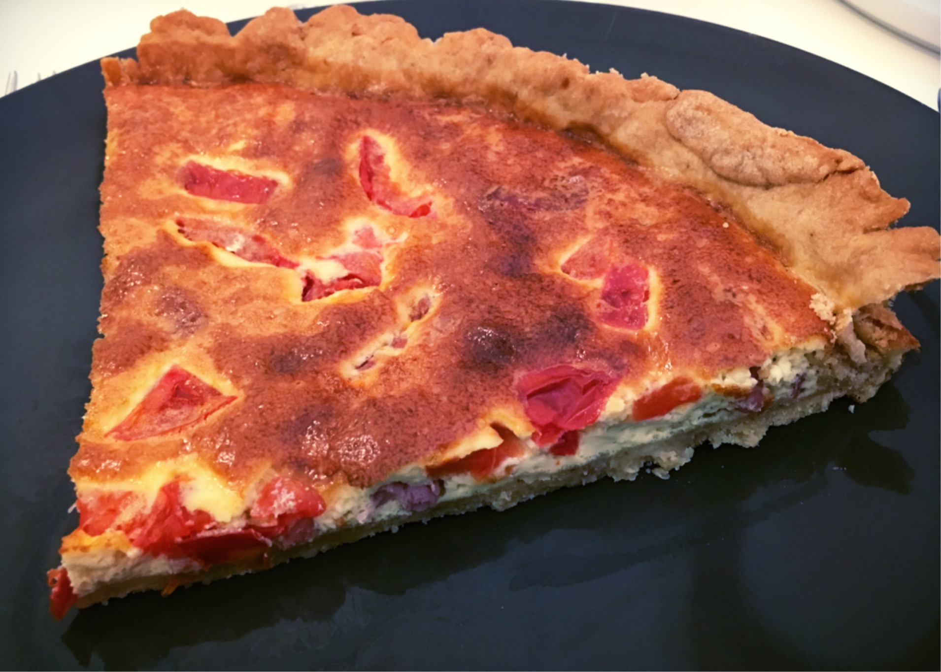 Quiche légère aux lardons et tomates - Un Zeste d'Estelle
