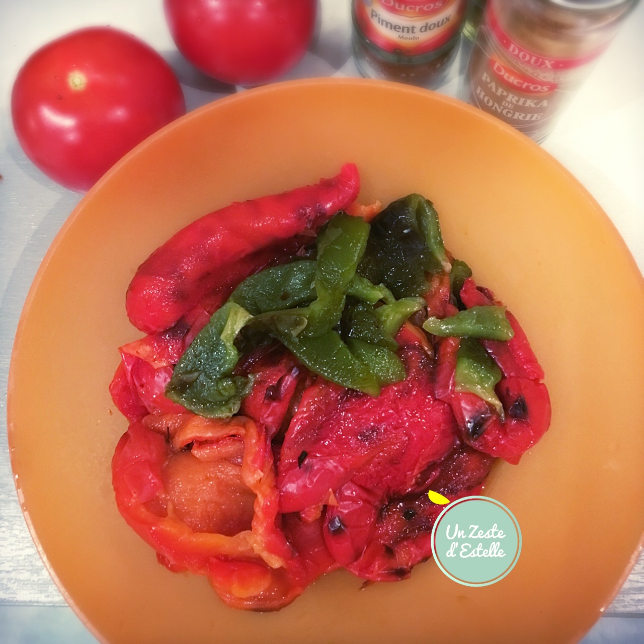 Tchoutchouka aux tomates et poivrons - Un Zeste d'Estelle