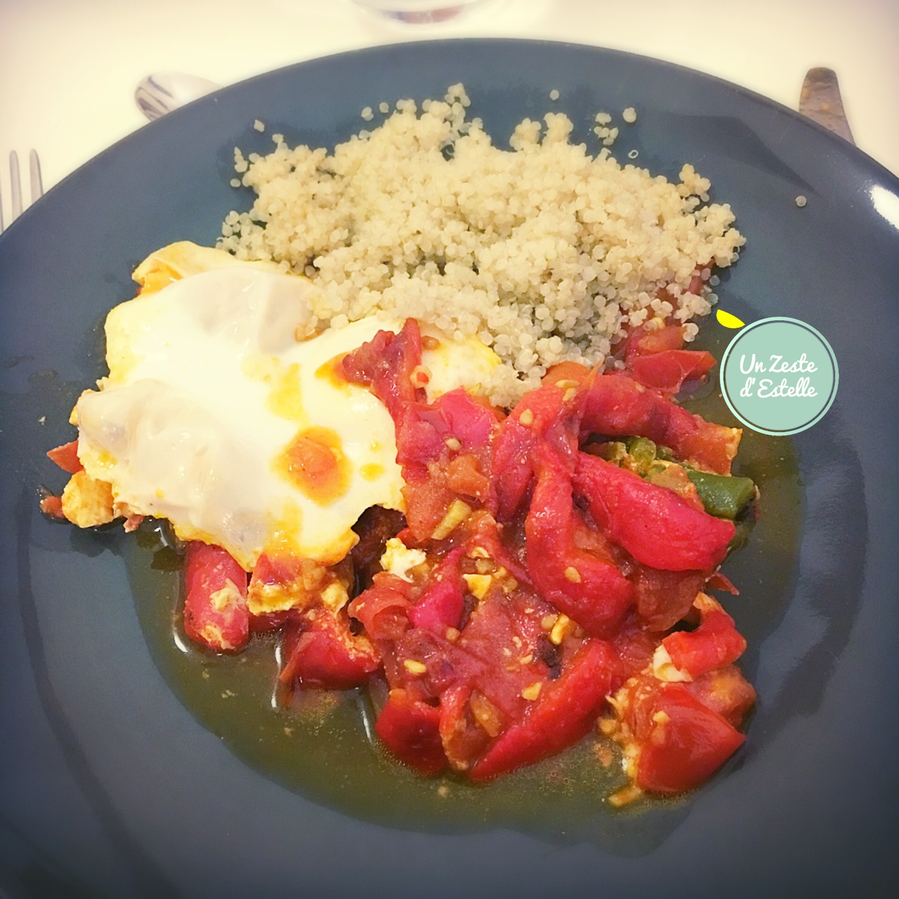 Tchoutchouka aux tomates et poivrons - Un Zeste d'Estelle