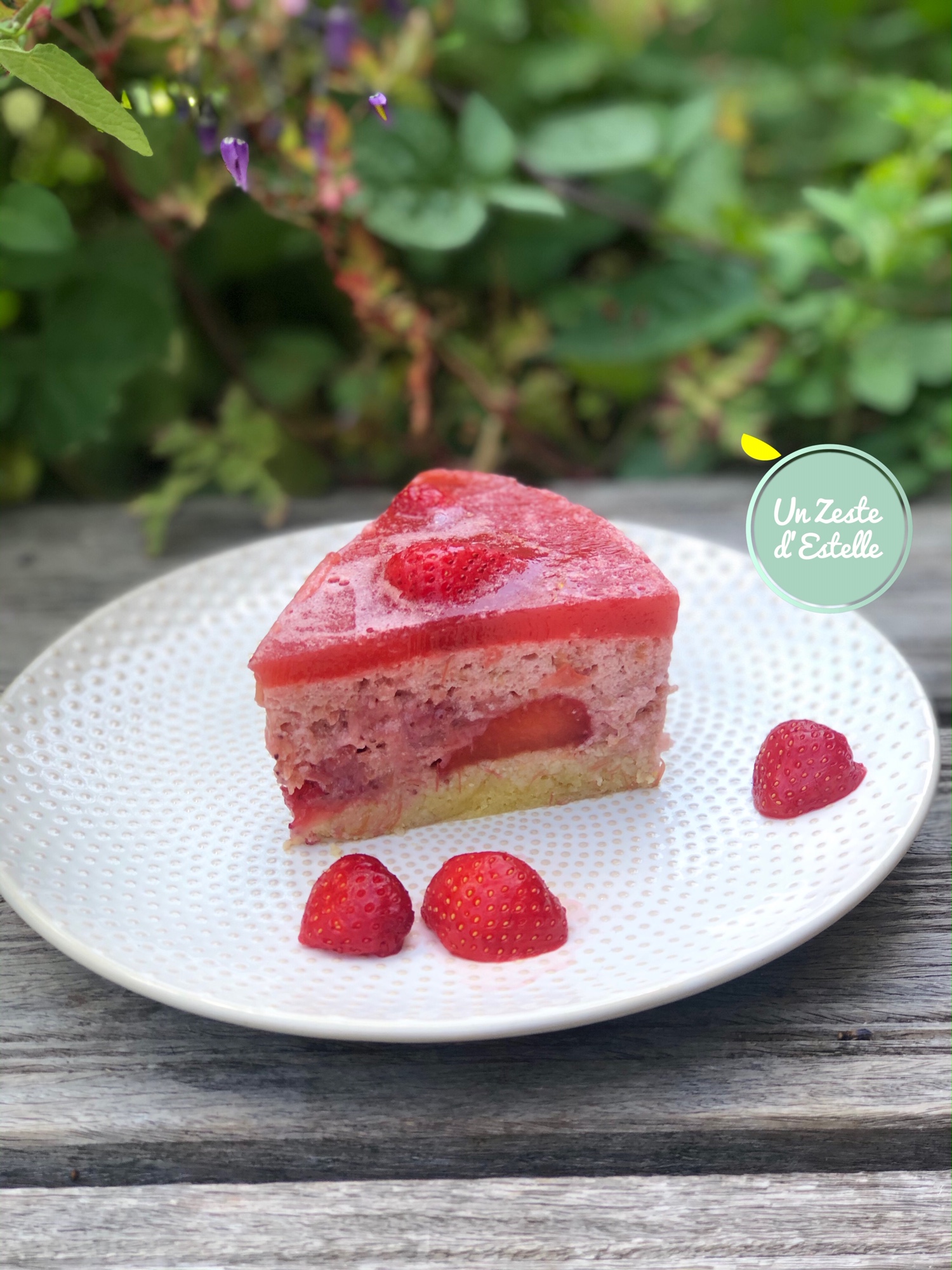 Bavarois fraise rhubarbe si léger ! - Un Zeste d'Estelle