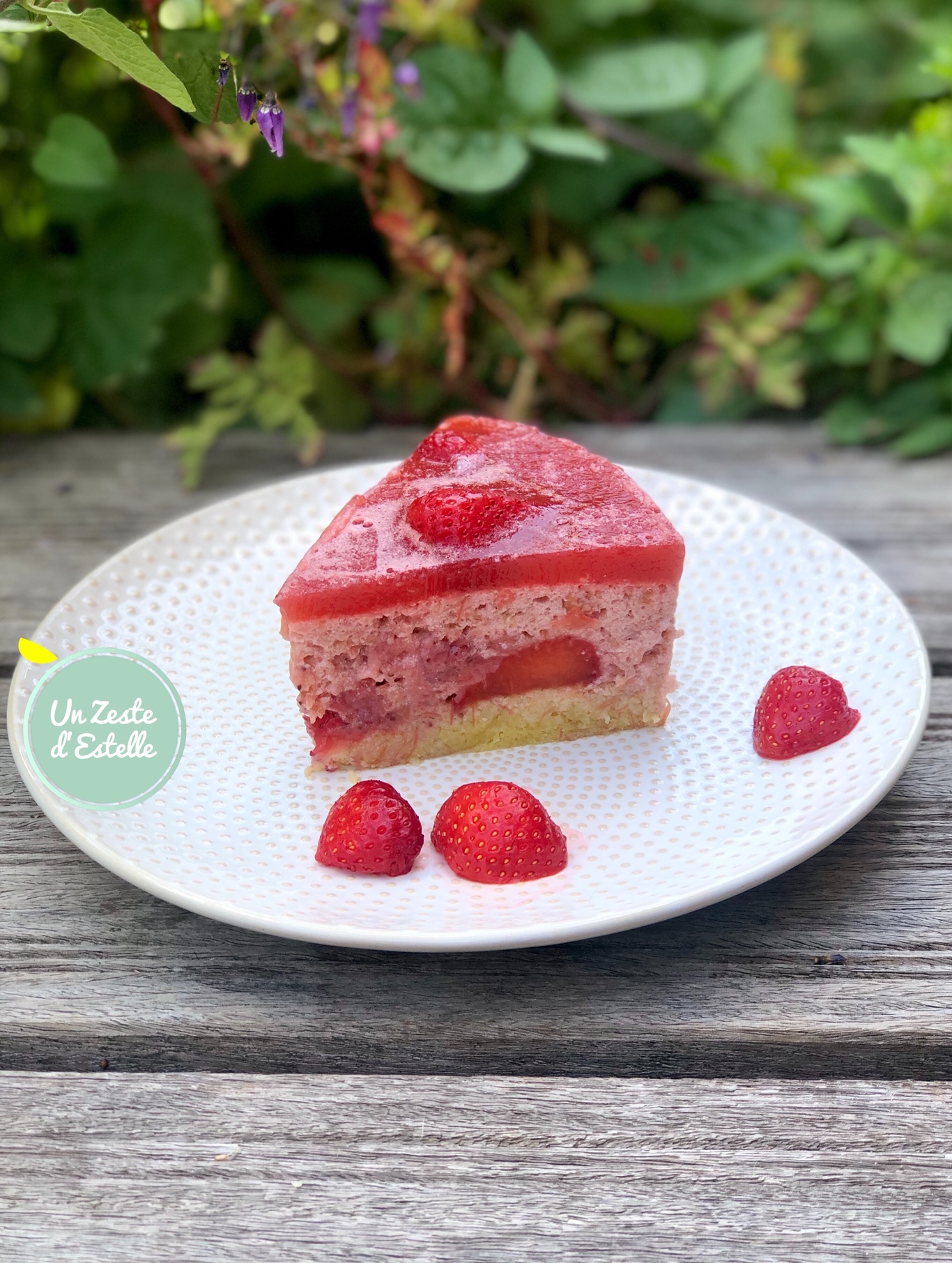 Bavarois fraise rhubarbe si léger ! - Un Zeste d'Estelle